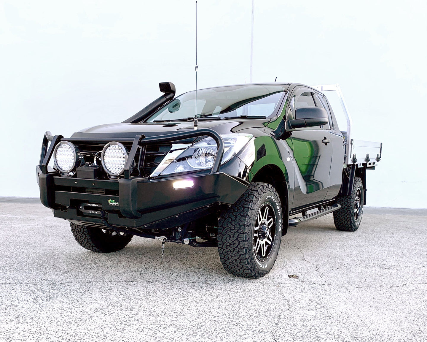 Commercial Bull Bar – Ironman 4x4 International