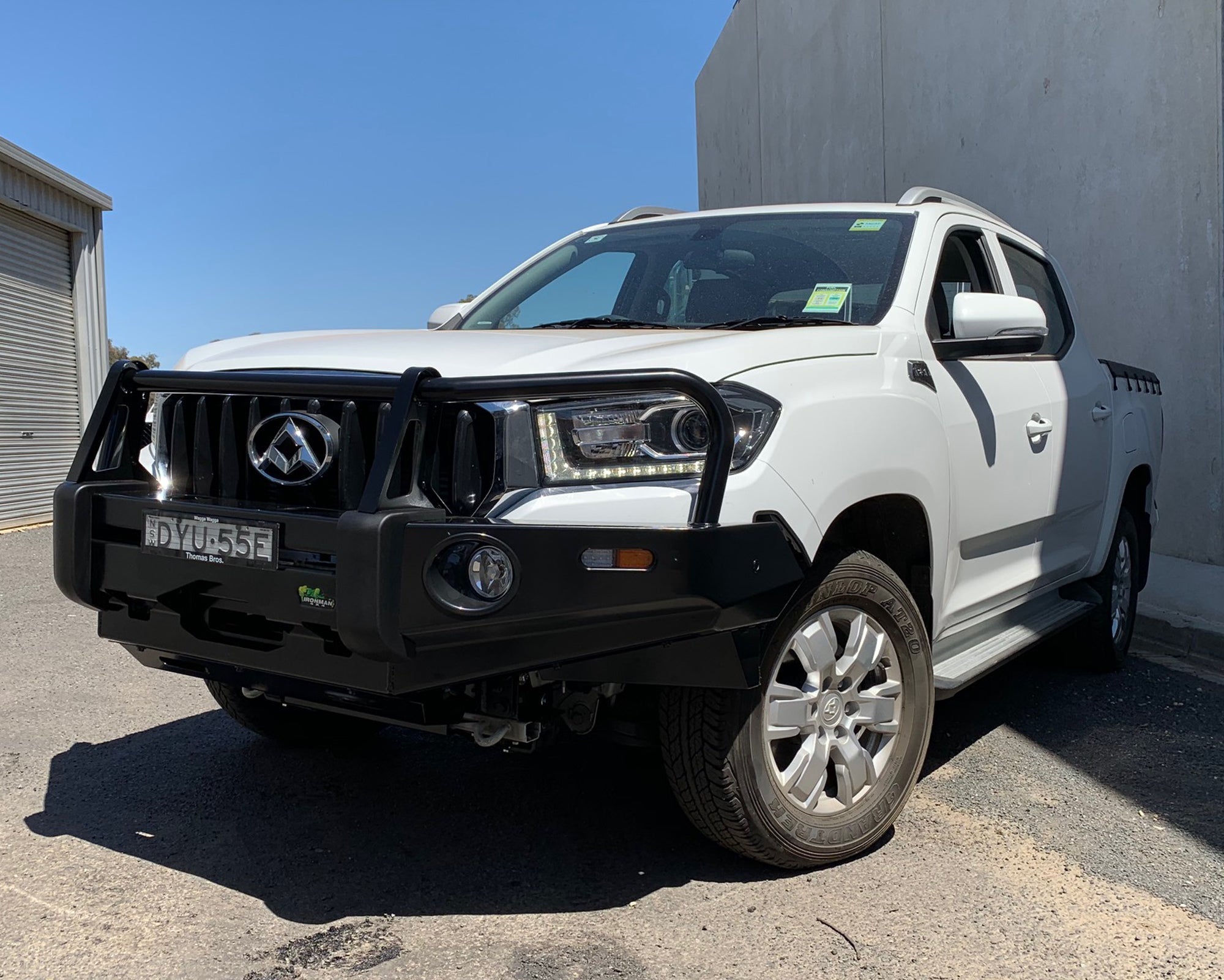 Deluxe Bull Bar – Ironman 4x4 International