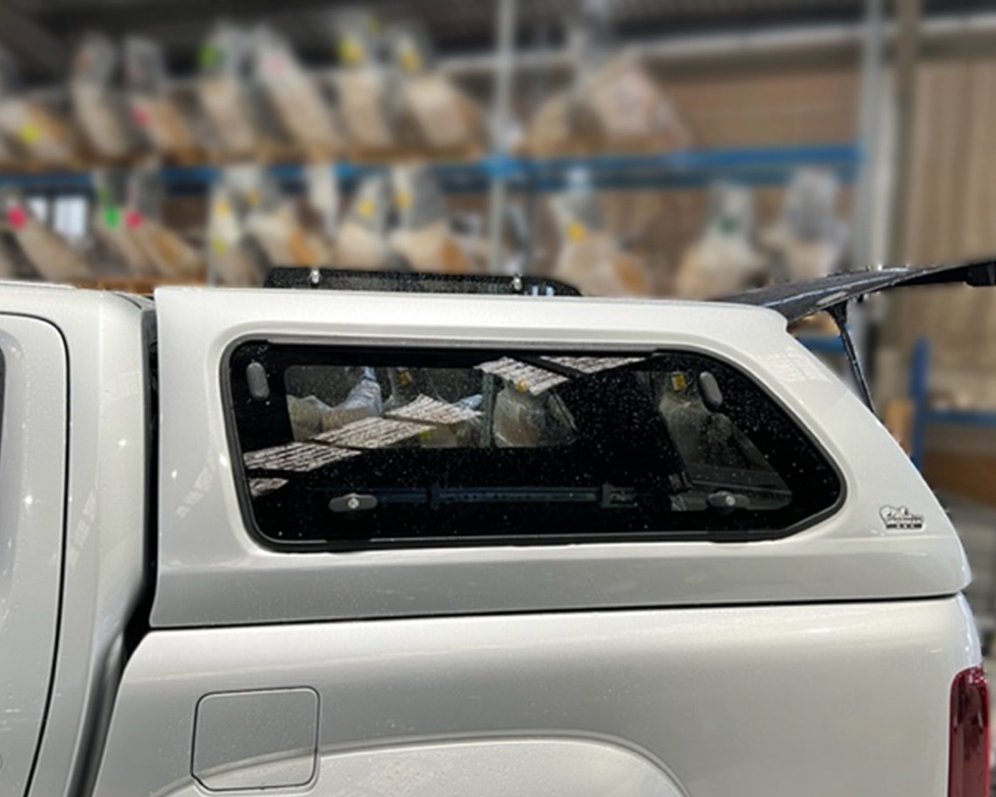 Pinnacle 2 Fibreglass Canopy (Candy White) – Ironman 4x4 International