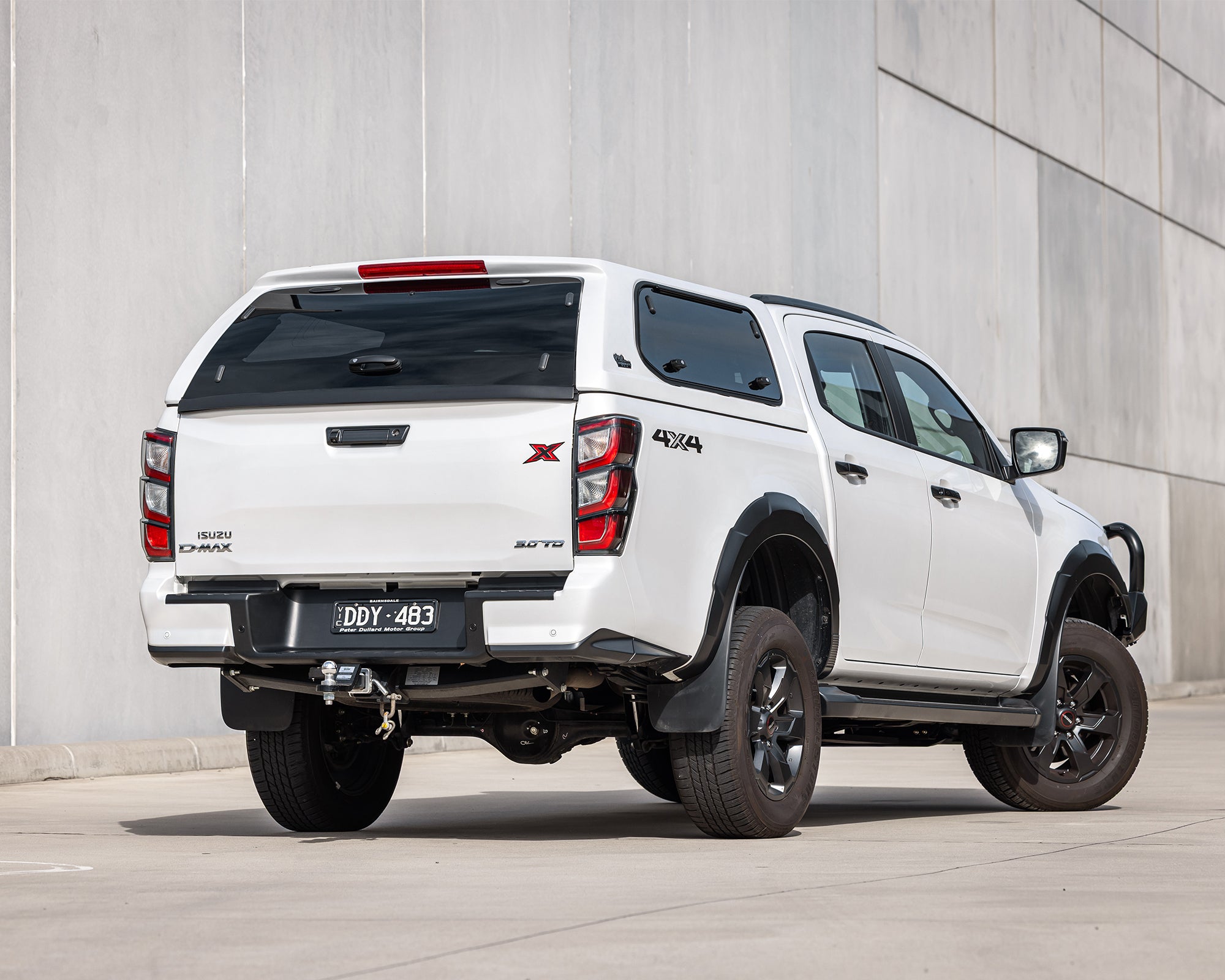 Pinnacle 2 Fibreglass Canopy (White) – Ironman 4x4 International