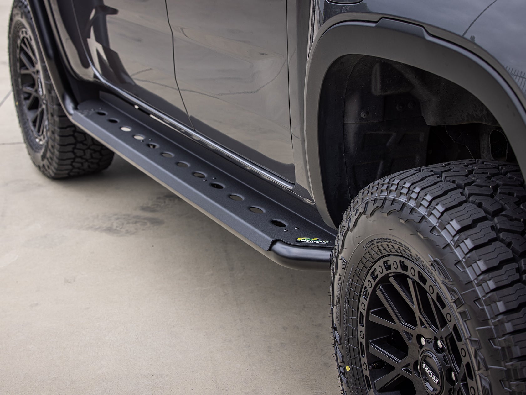 Premium Side Steps & Rails – Ironman 4x4 International