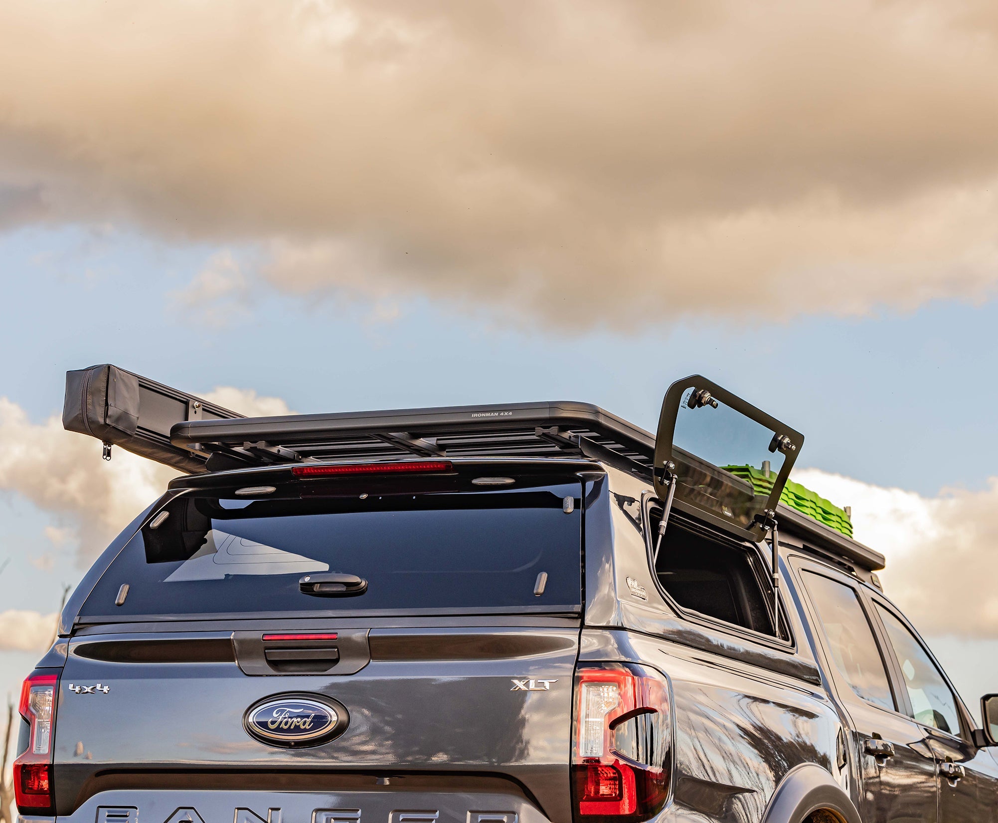 Pinnacle 2 Fibreglass Canopy (Arctic White) – Ironman 4x4 International